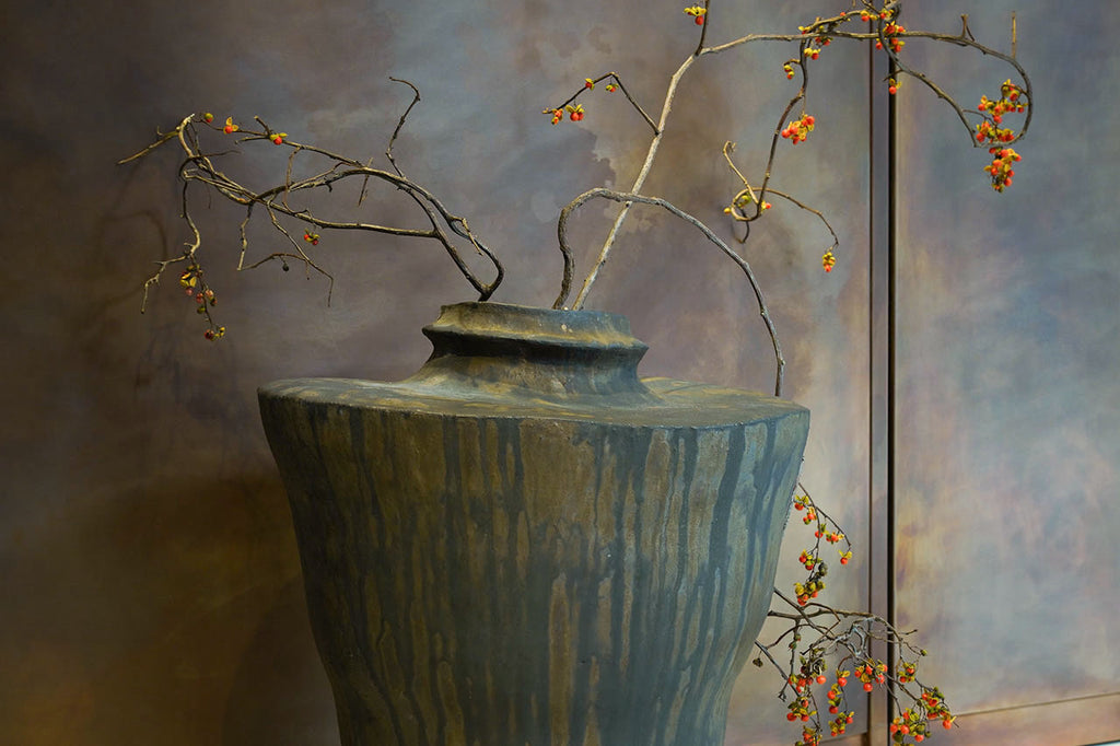 宮城正幸 壺 22A 黒釉 – 雨晴/AMAHARE